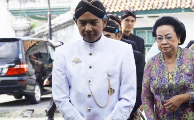 KPH Notonegoro Terus Umbar Senyuman - TribunNews.com