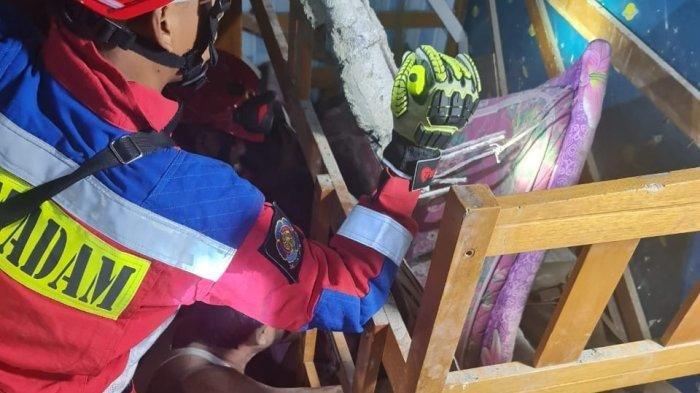 Satu Keluarga di Pasar Minggu Tertimpa Tembok Tetangganya saat Tidur ...