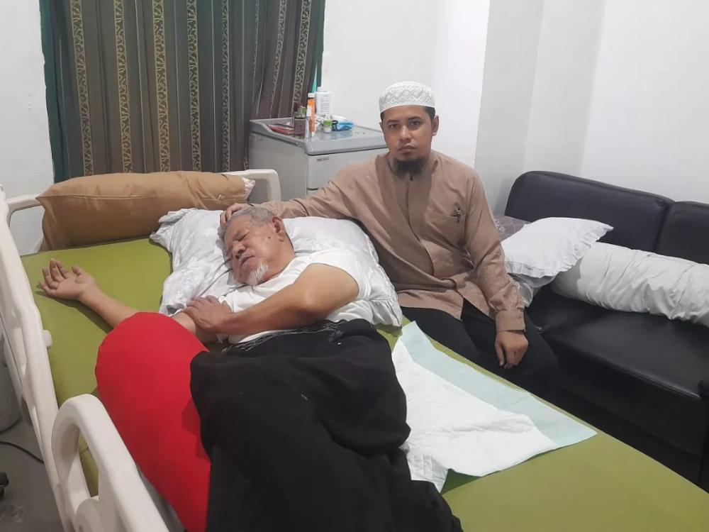 Profil Abdul Gani Kasuba, Mantan Gubernur Maluku Utara Dua Periode ...