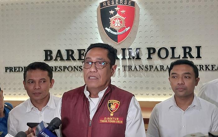 BREAKING NEWS: Bareskrim Tahan Kades Kohod Arsin dan Tiga Tersangka Kasus Pagar Laut Tangerang ...