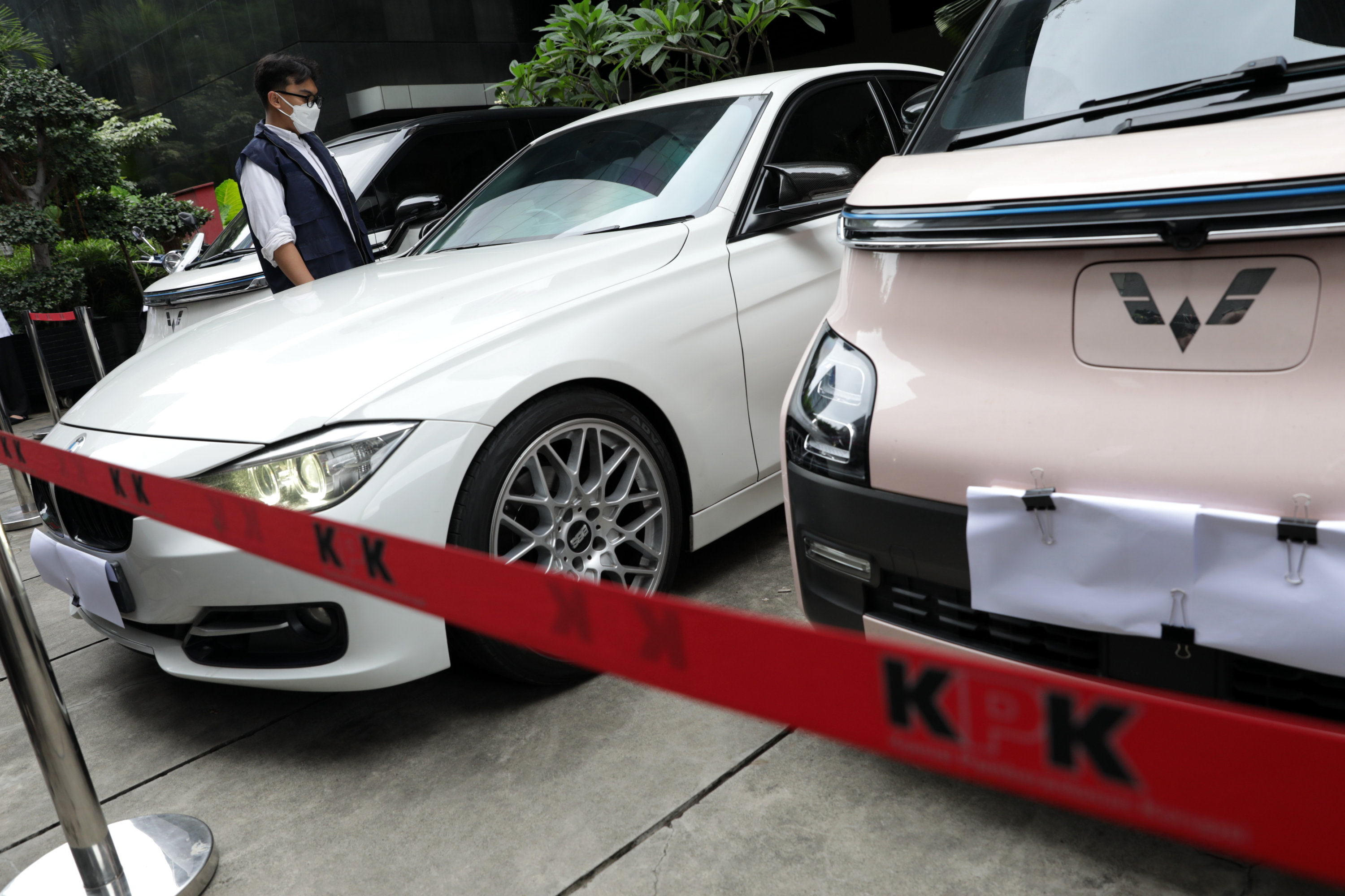 KPK Sita Dokumen dari Tersangka Kasus Pemerasan Tenaga Kerja Asing Kemnaker - TribunNews.com