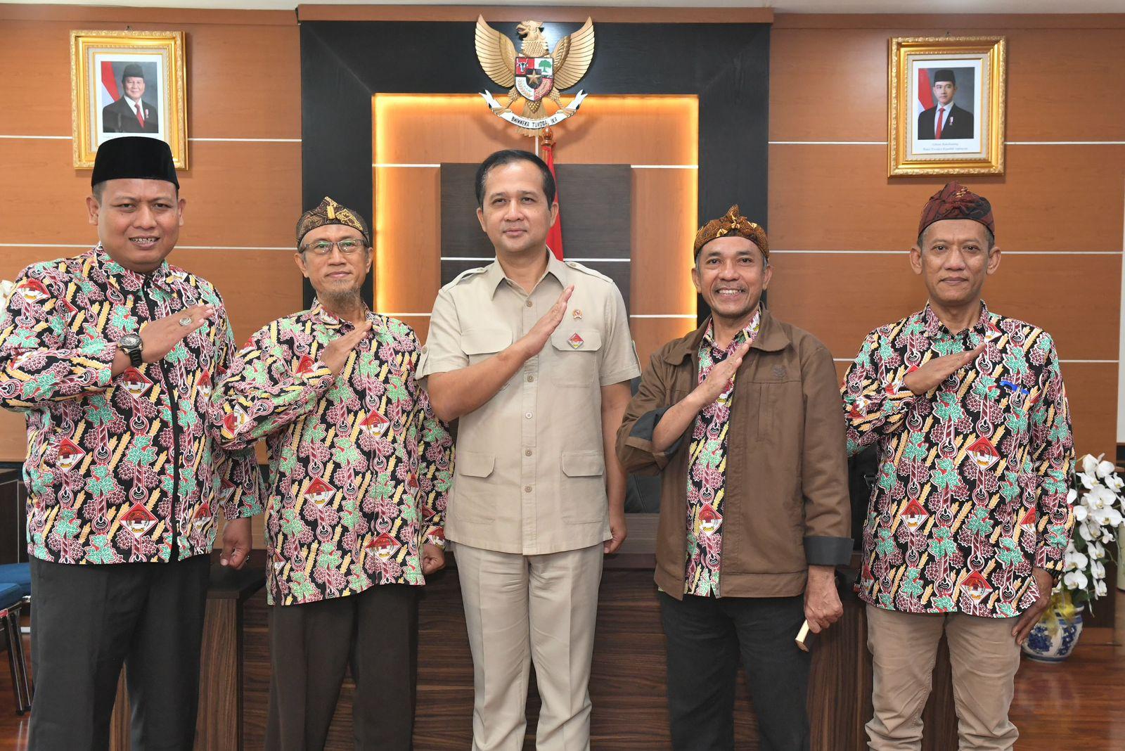 Terima Pin PATRI, Menteri Iftitah Ajak Bersinergi Sukseskan Program ...