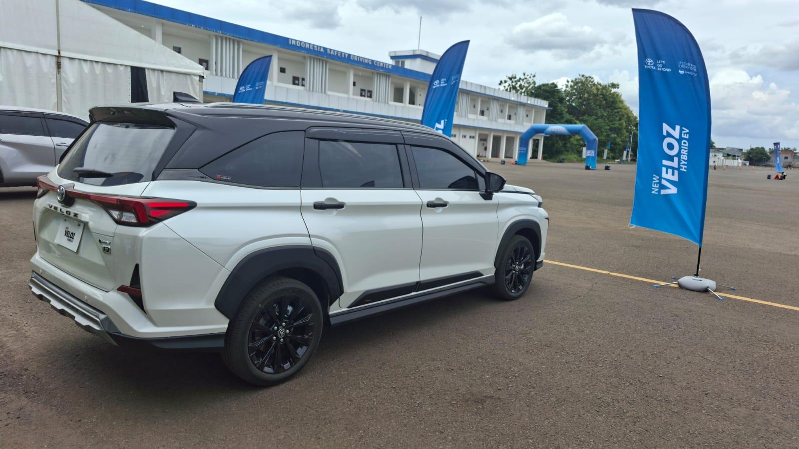 Menjajal Performa New Veloz Hybrid EV, MPV Hybrid Terjangkau dengan ...