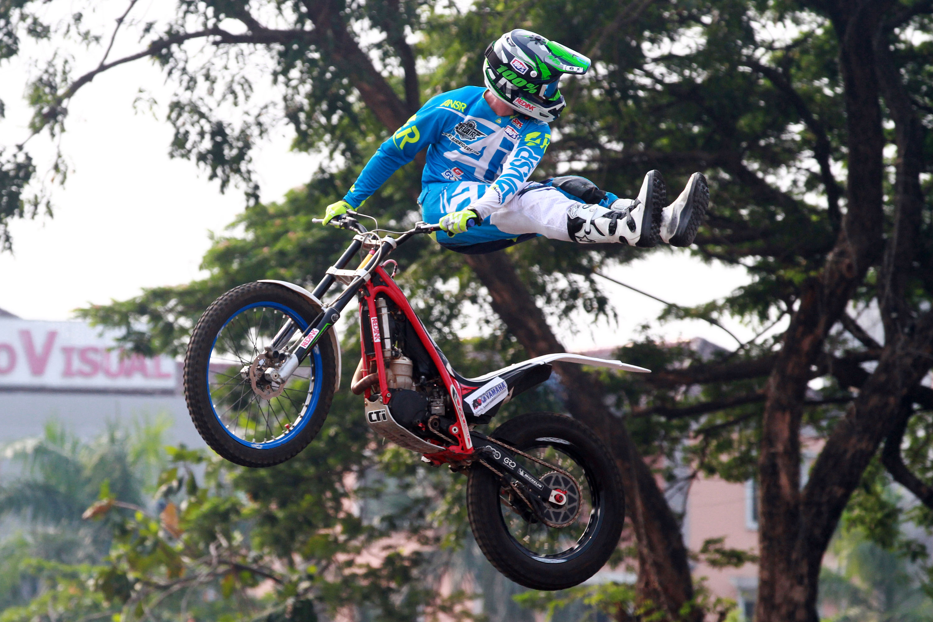 Jack Field Pamer Backflip di IIMS 2015 - TribunNews.com