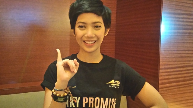 Dhea Seto Senang Punya Rambut Botak - TribunNews.com