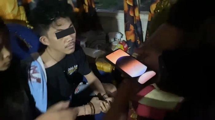 Wajah Bjorka Tegang Dicecar Polisi, Pelarian Hacker Paling Diburu ...