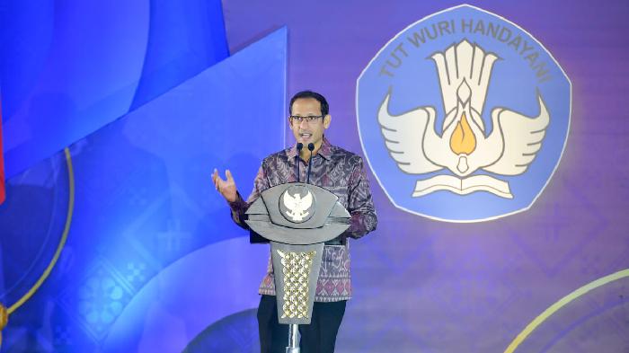 Mahasiswa Sudah Menjerit Keluhkan Kenaikan UKT, Menteri Nadiem Sebut ...