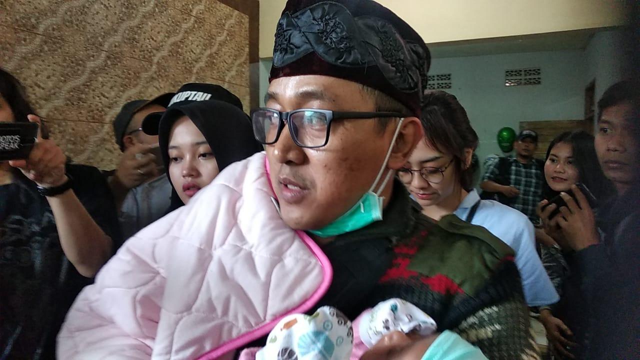 Teddy Keberatan Makam Lina Dipindah ke Cimahi: Itu Mantan, Keluarga di ...