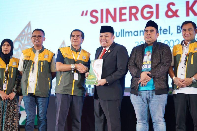 Terpilih Lagi Jadi Ketua Umum AMPHURI, Firman M Nur Rangkul Anggota ...