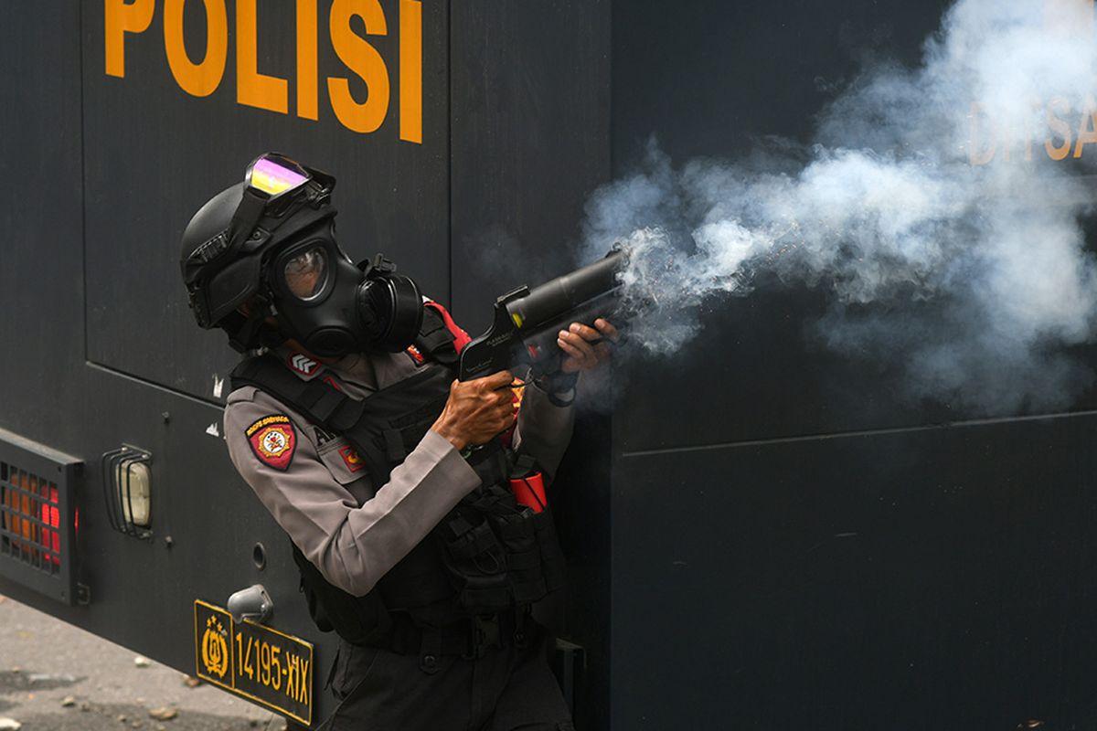 Waspadai Dampak Gas Air Mata, Bisa Sebabkan Kebutaan hingga Erosi ...