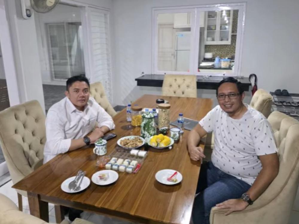 Seskab Teddy Indra Wijaya Temui Mantan Kepala PCO, Hasan Nasbi: Kedatangan Tamu Istimewa ...