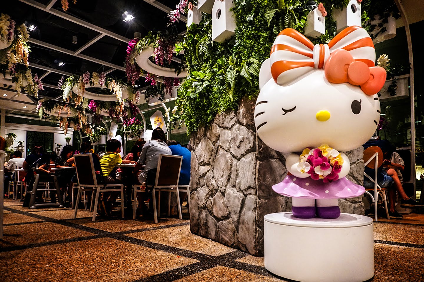 Kafe di Bandara Changi Ini Manjakan Penggemar Hello Kitty: Mulai Sajian ...