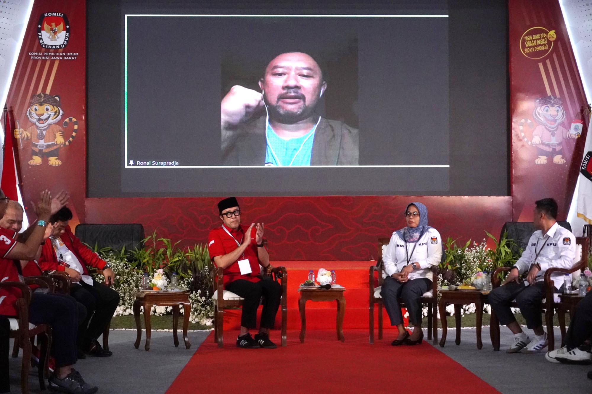 Tora Sudiro dan TJ Ruth Tak Yakin Ronal Surapradja dan Virnie Ismail ...