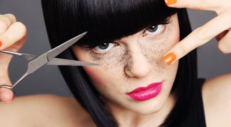 Terjemahan Lirik Lagu Price Tag - Jessie J feat B.o.B: It's Not About ...