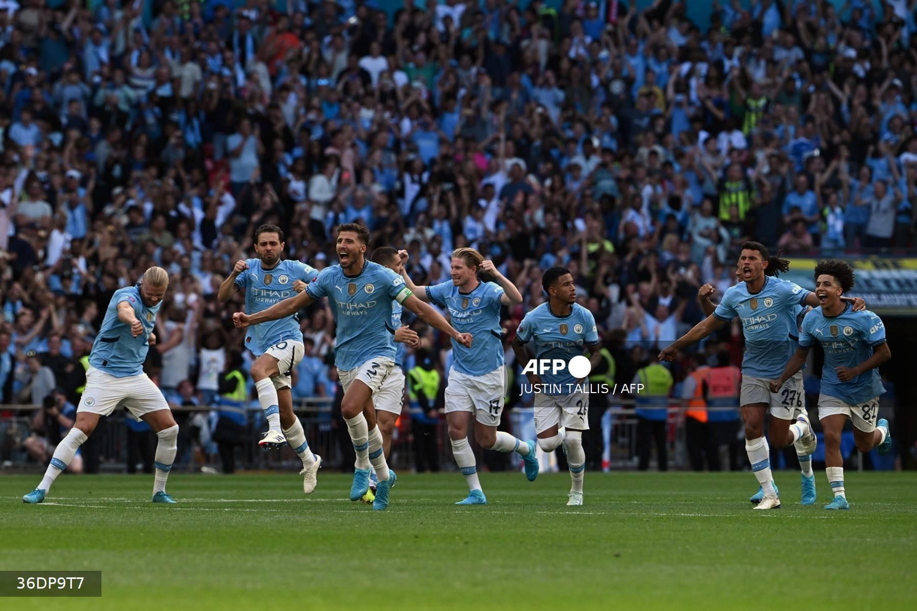 Fakta Aneh Juara Community Shield 6 Musim Terakhir, Cosplay Badut di ...