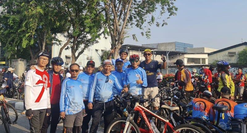 Komunitas Gowes Alumni SMA N 45 Jakarta Utara Meriahkan HUT PMI ke-78 ...