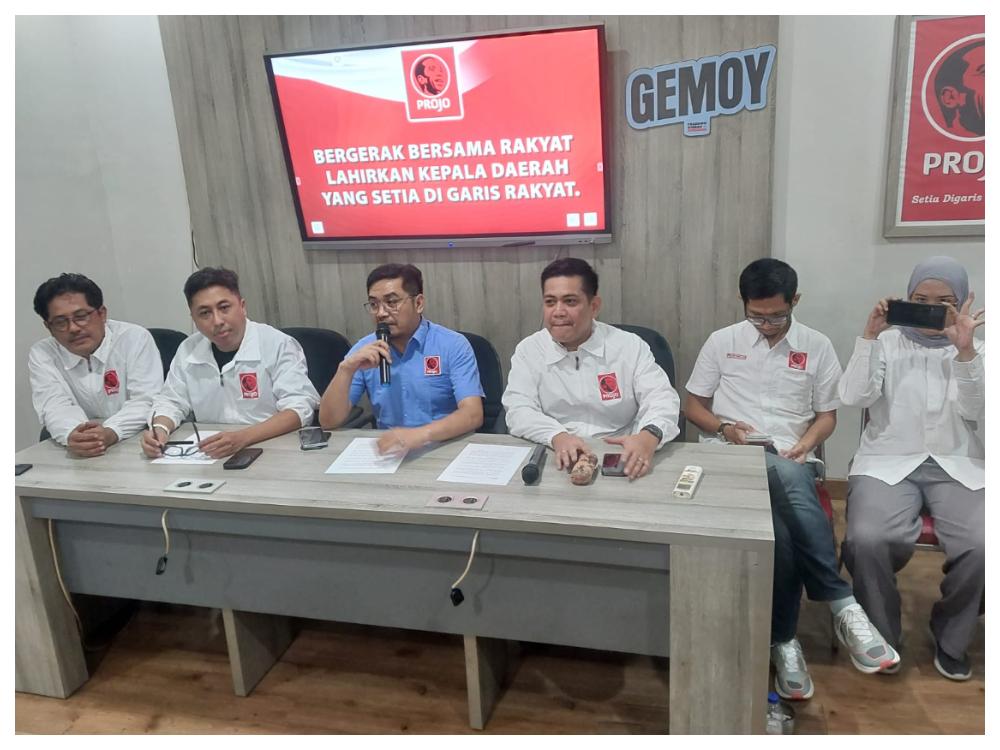 VIDEO Bentuk Desk Pilkada, Projo Resmi Dukung Ridwan Kamil Hingga Bobby ...