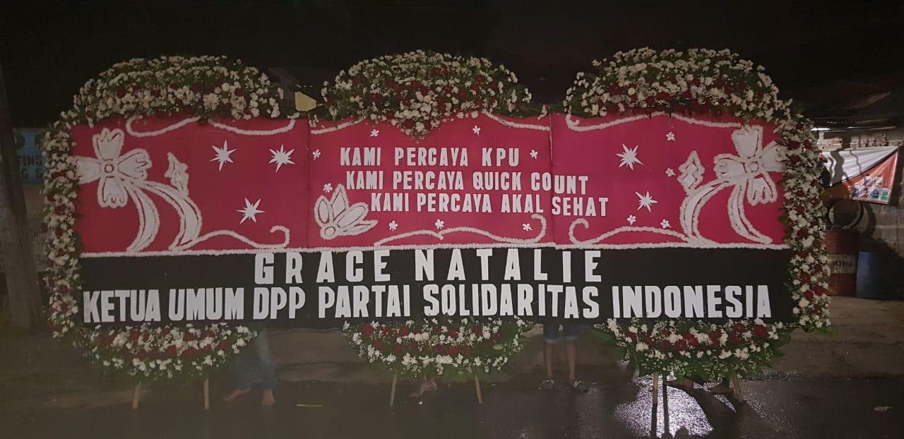 Nyatakan Dukungan, PSI Antar Karangan Bunga ke KPU - TribunNews.com