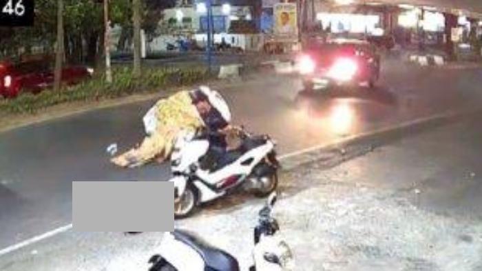 Pemotor Tabrak Pemulung hingga Tak Sadarkan Diri Viral, Pelaku Sempat ...