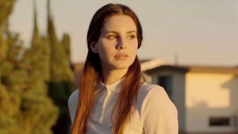 Lirik Lagu Gods & Monsters - Lana Del Rey, Disertai dengan Terjemahan ...