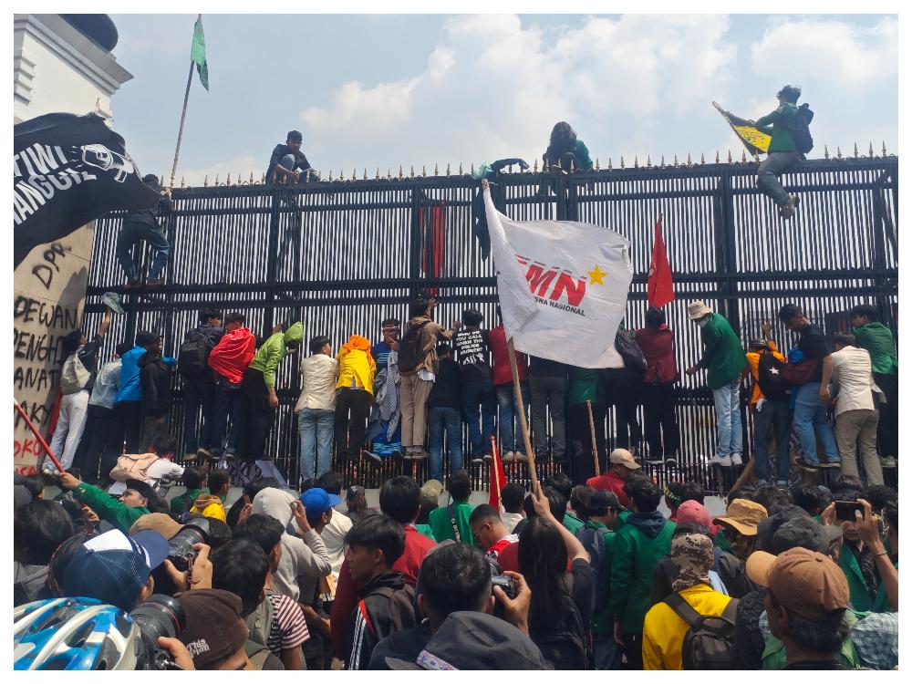 Demo 25 Agustus di DPR RI Hari Ini: 3 Tuntutan Utama Mahasiswa, Massa ...