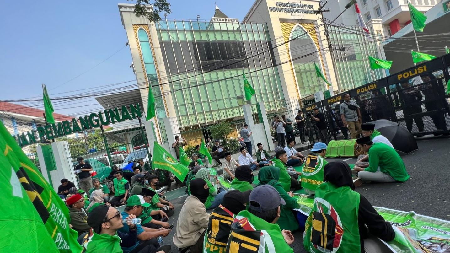 Dualisme Kepengurusan PPP Mardiono Vs Agus Suparmanto Mengulang Konflik ...