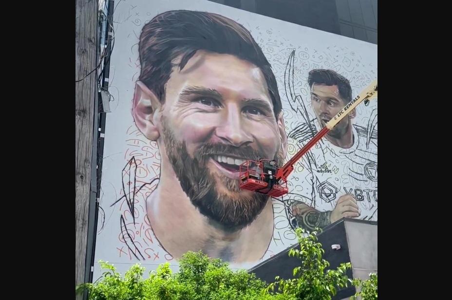 Beckham Senang karena Mural Bergambar Messi Selesai, Begini Aksi ...