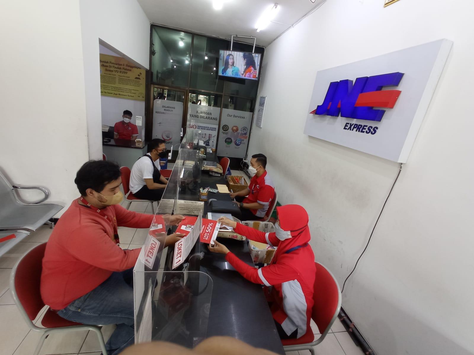 Cara Praktis Cek Resi JNE, Bisa Langsung Melalui Gadget - Halaman all ...