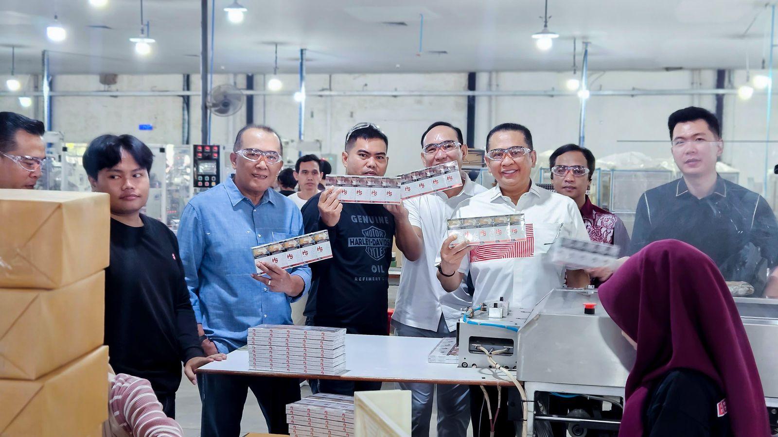 Kunjungi Pabrik Rokok 'HS' di Magelang, Bamsoet Dorong Industri Rokok ...