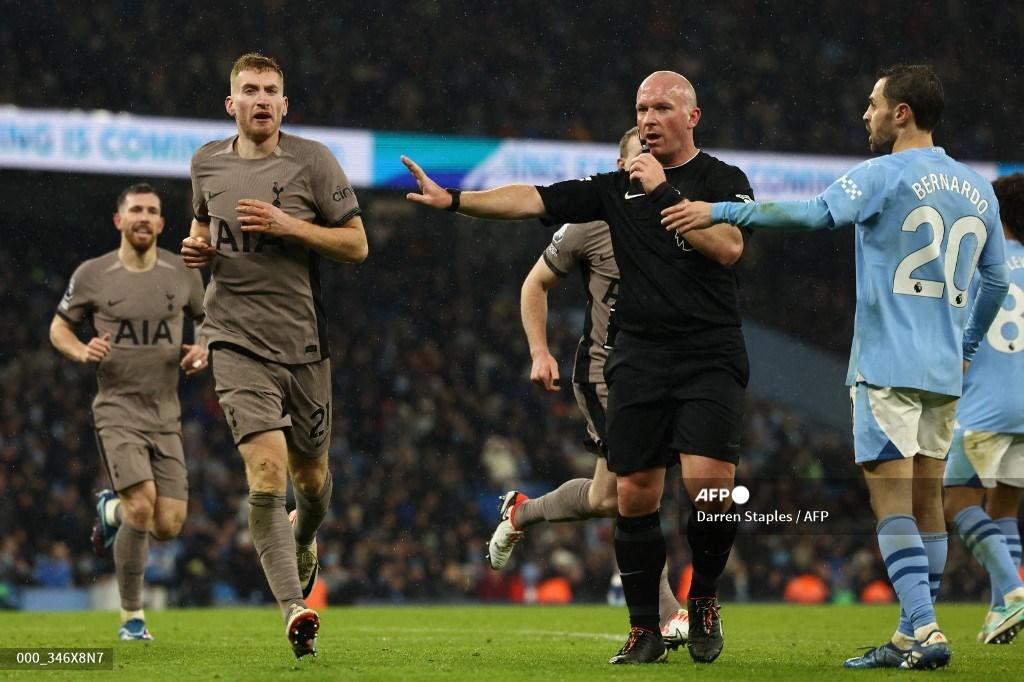 Profil Simon Hooper, Wasit Kontroversial yang Merugikan City hingga ...
