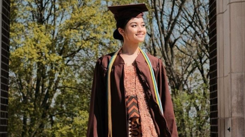 Lulus dengan Summa Cumlaude, Begini Kesehariannya Yoriko Angeline ...