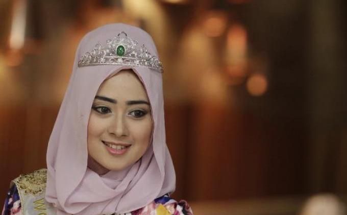 FOTO: Nina Septiani, Ratu Kecantikan World Muslimah Beauty 2012, Siap ...