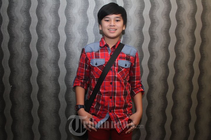 Firman Ferdiansyah di Acara Film Oo Nina Bobo, Foto 3 #1049061 - TribunNews.com
