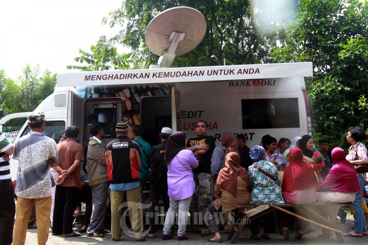 Bayar PBB Melalui Mobil Keliling Bank DKI, Foto 2 #1272492 - TribunNews.com