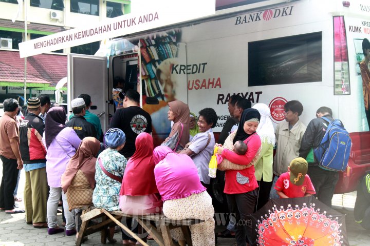 Bayar PBB Melalui Mobil Keliling Bank DKI, Foto 3 #1272502 - TribunNews.com