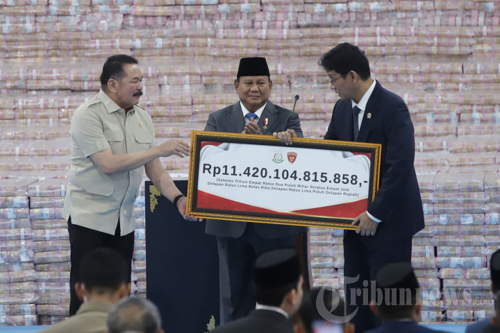 Kejaksaan Agung serahkan Rp11,42 triliun ke Kas Negara, Foto 2 #2035152 ...