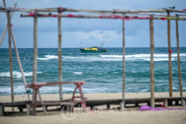 Kapal Imigran Srilanka Kehabisan BBM di Pantai Lhoknga Aceh, Foto 2 ...
