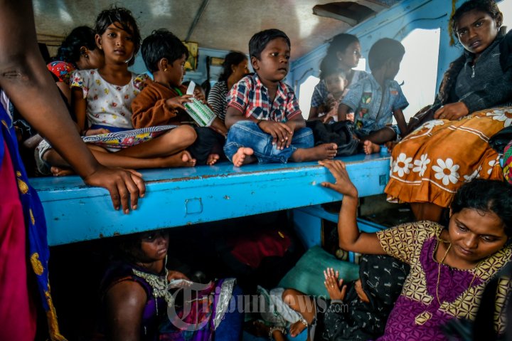 Kapal Imigran Srilanka Kehabisan BBM di Pantai Lhoknga Aceh, Foto 30 ...