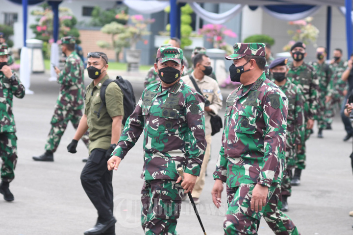 Panglima TNI Pamit ke Perwira TNI AL di Koarmada II, Foto 3 #1900714 ...