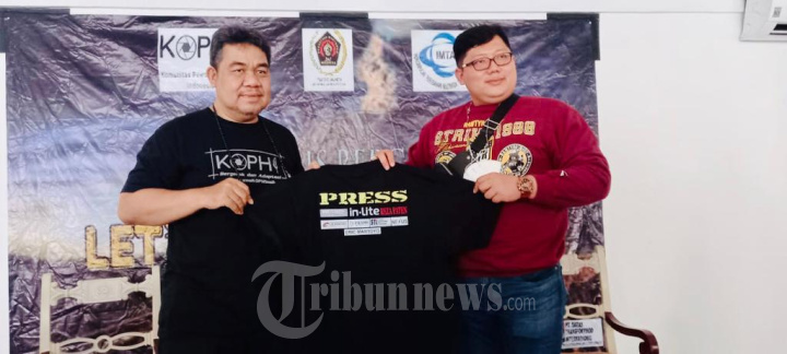 Reza Paten Bantu Rp 100 JT Untuk Kurban Erupsi Gunung Semeru, Foto 3 ...