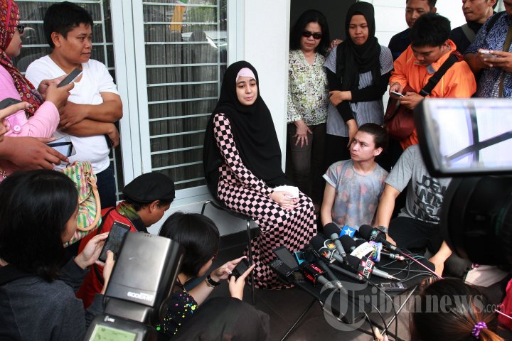 Risty Tagor Ungkap Masalah dalam Rumah Tangganya, Foto 1 #1608788 ...