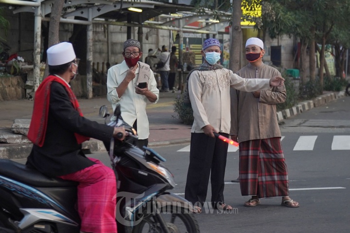 Sholat Idul Fitri Di Masjid Raya Al Arif Pasar Senen, Foto 2 #1883316 ...