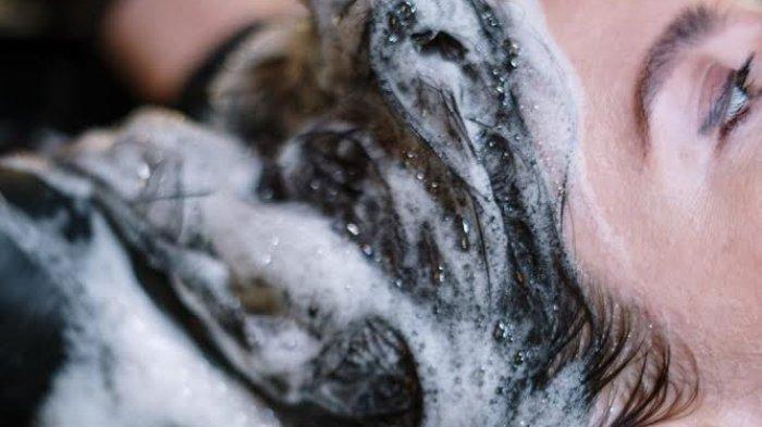 Tiga Langkah Rutinitas Perawatan Rambut Supaya Tetap Sehat Hadapi ...