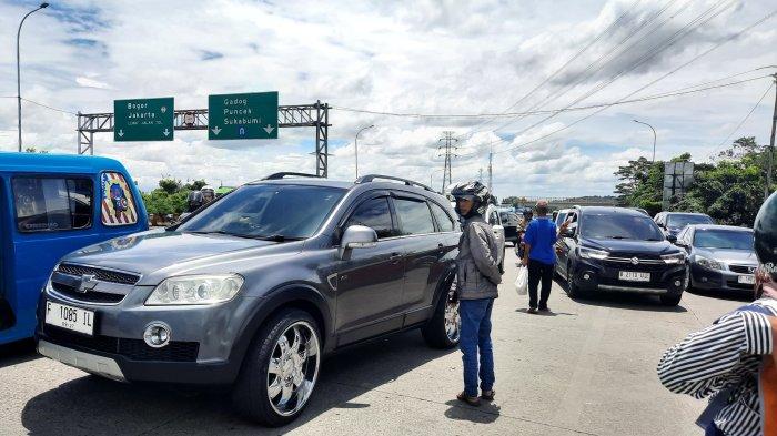 Joki Jalur Alternatif Puncak Kembali Marak dan Berkeliaran, Polisi Lakukan Razia - Wartakotalive.com