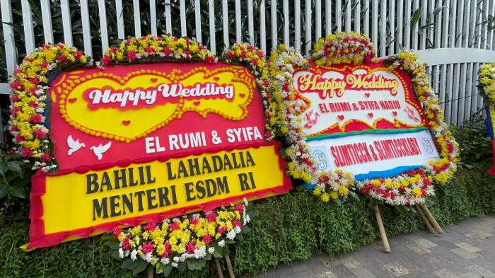 Penampakan Karangan Bunga Prabowo untuk El Rumi-Syifa Hadju, Berkelir ...