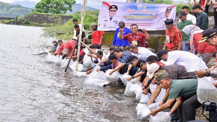 Tebar 100 Ribu Benih Ikan, Pj Gubernur Sulsel Ajak Warga Rawat ...