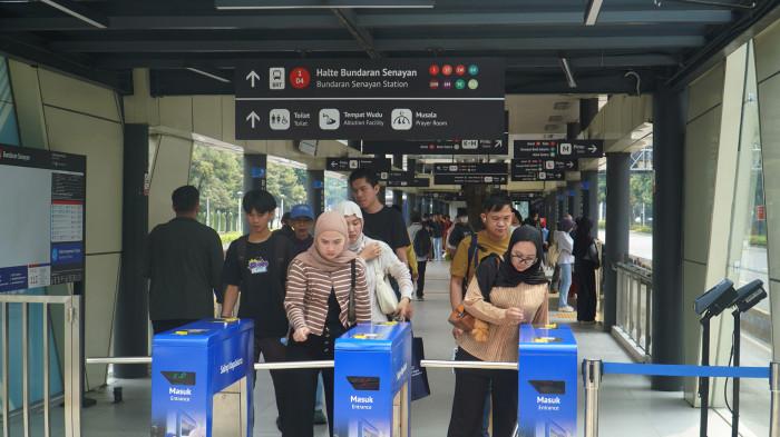 Foto-foto Rampung Direnovasi, Halte Bundaran Senayan Mulai Beroperasi ...