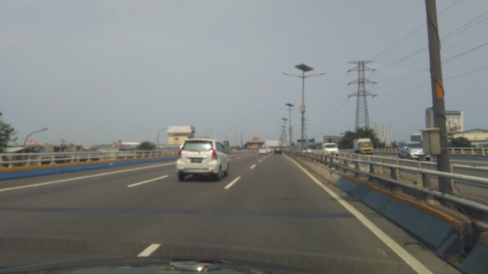 Tol Grogol arah Bandara Soekarno Hatta Lancar - Wartakotalive.com