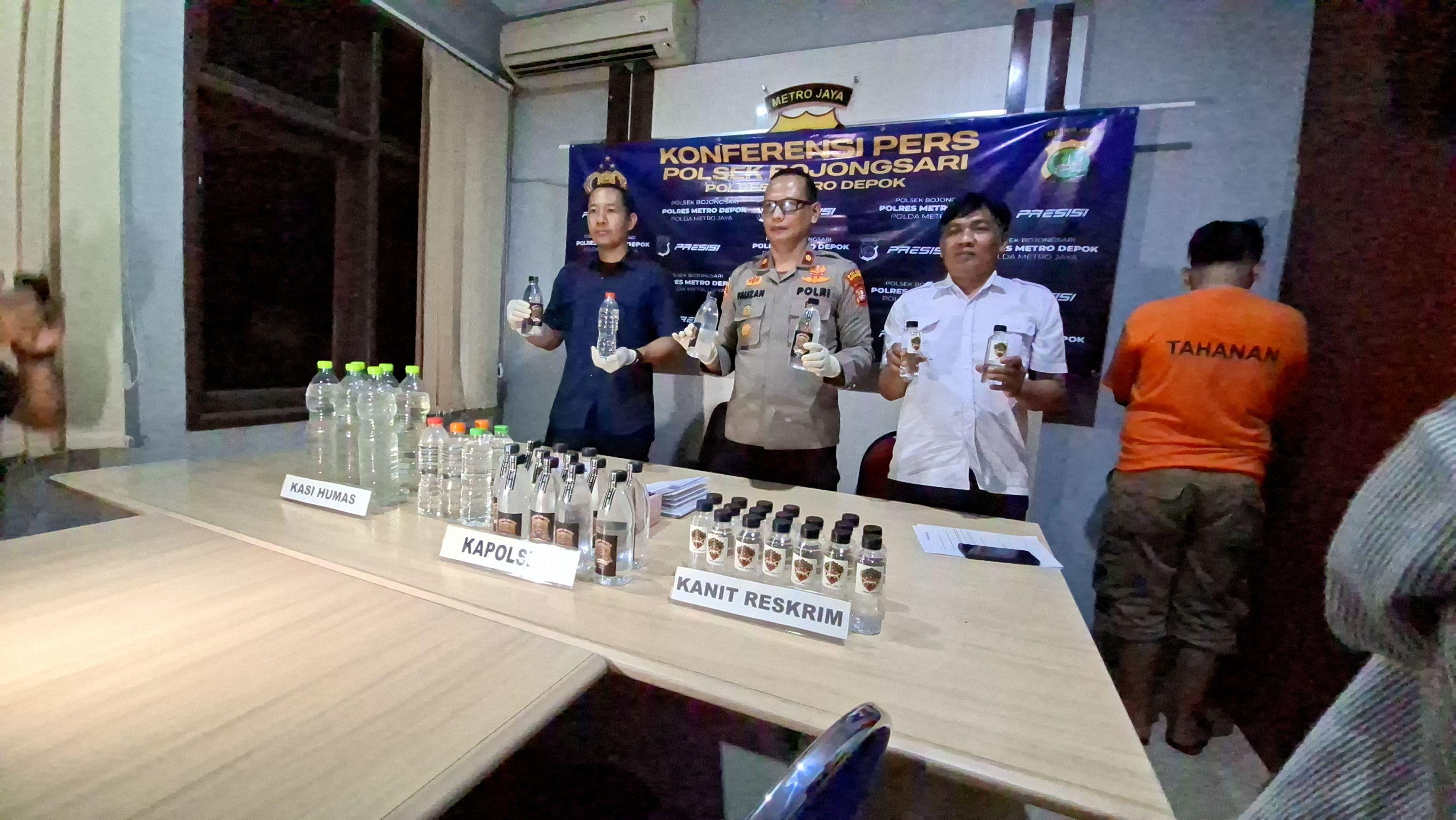 Miras Jenis Ciu dan Arak Bali Dijual di Warung Jamu dan Toko Pancing di ...