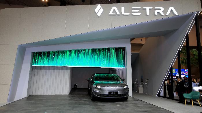 ALETRA L8 EV Resmi Meluncur, Pendatang Baru MPV Listrik di Indonesia ...